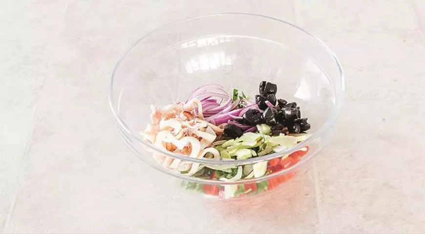 Povezana salata s lignje