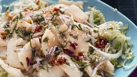 Thai Squid salat, skref fyrir skref uppskrift með myndum