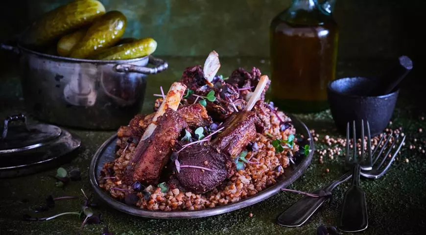 Akụkụ akụkụ na Russian nwere buckwheat