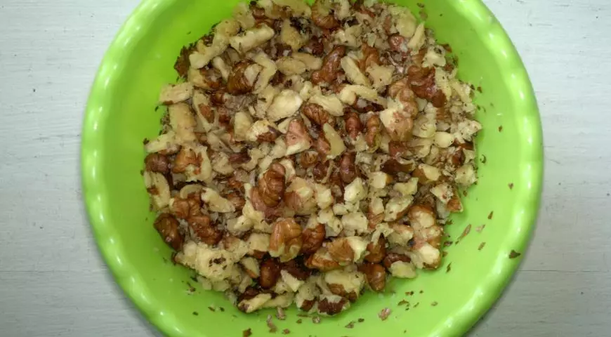 Foto foto gatavošanas recepte: kūka no biezpiena mīkla ar kanniņu un valriekstu karameli, 3. solis 5