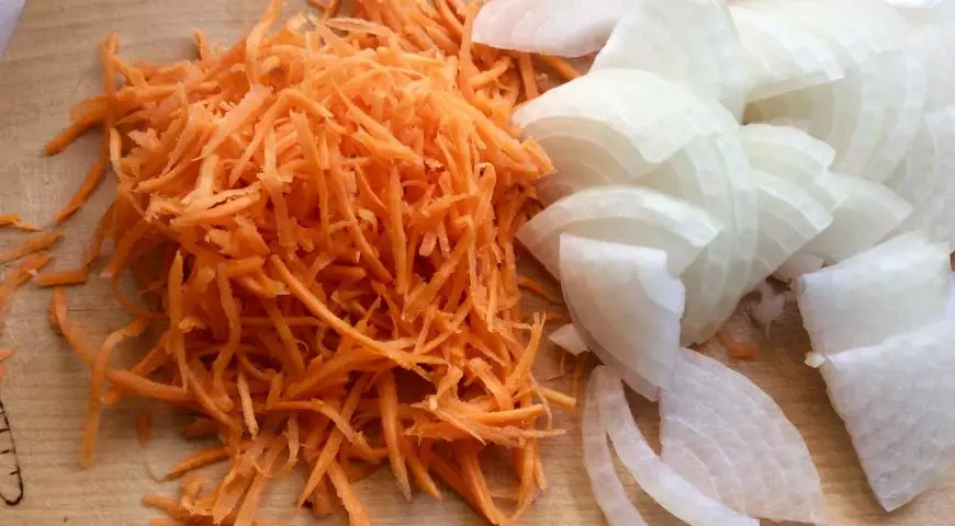 Foto de stock Receta de cocina: casero Borsch en caldo de pollo, paso número 10