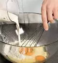 Foto e përgatitjes së recetës: një tortë zbritje me një mbushje në furrë, numri i hapit 1