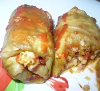 Rotoli di cavolo piccante con bulgur