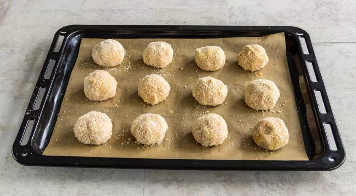 Stoc Foto Oideas Cócaireacht: Sicín Sicín Meatballs, Céim uimhir 5