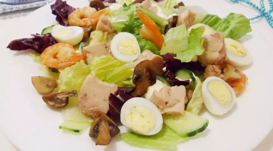 Ang resipe sa Stock Foto Pagluto: Salad nga adunay Cod Aver, Lakang Numero 9