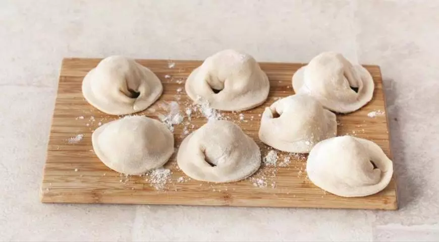 Foto fan it koken Resept: Dumplings mei pikeper en salm, stap nûmer 5