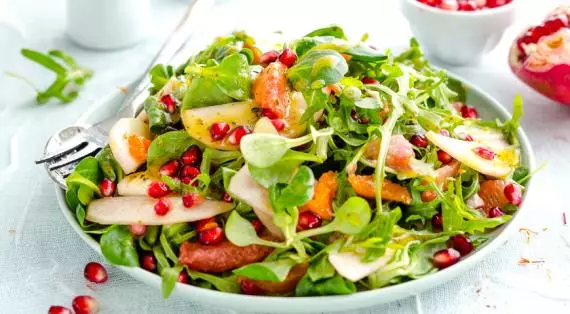 Fruktsallad med granat, steg-för-steg recept med foton