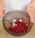 Photo de la préparation d'une recette: Coiffe Casserole avec sauce à la fraise, pas №4