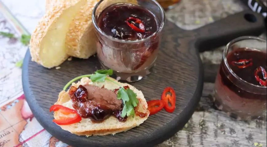 Chicken Liver Pate mei skerpe jam