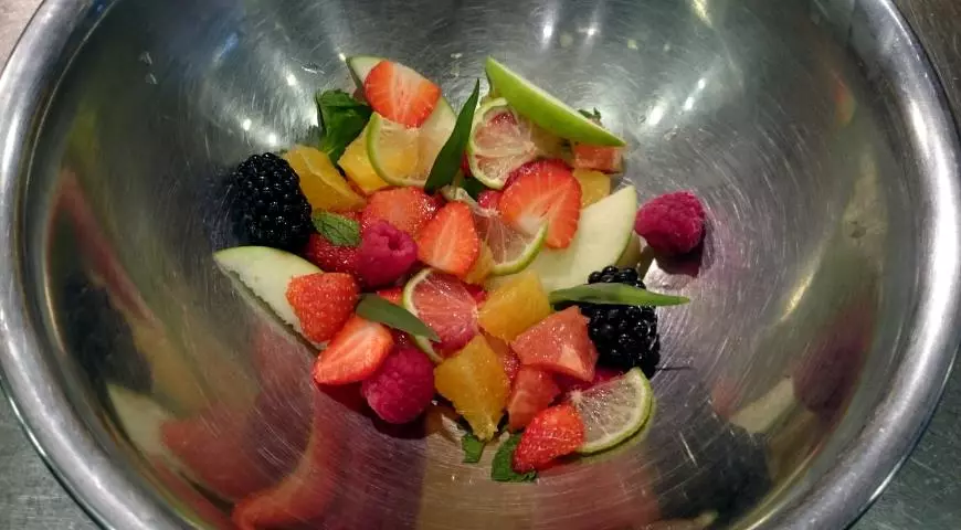 Misturar frutas e bagas