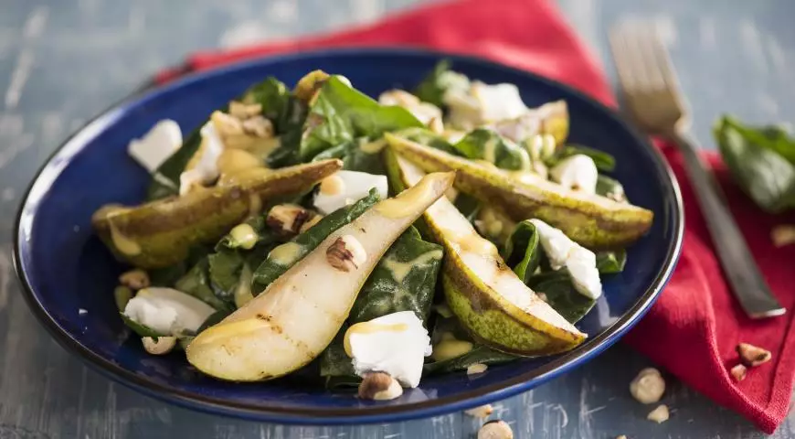 Birnensalat mit Feta und Spinat