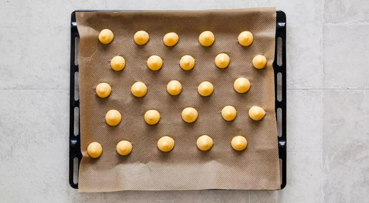 Foto da preparación da receita: Procrutrols cunha mousse de fígado e cremoso Icing, paso número 3