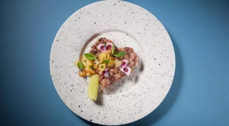 Tartare sous la forme d'un coeur