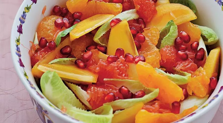 Insalata di frutta invernale con salsa di miele-senape