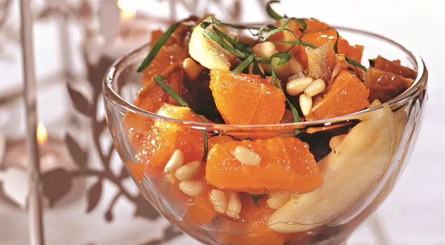 Salade van datums en mandarins