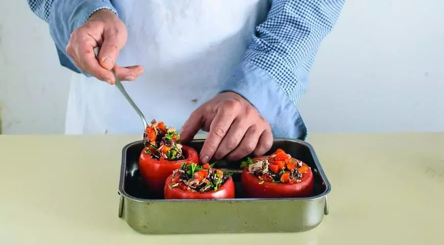 Stock foto Recepta de cuina: Tongzomi farcit i tomàquets d'anhows, pas número 4