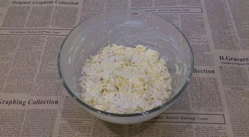 Mix all the ingredients with mayonnaise