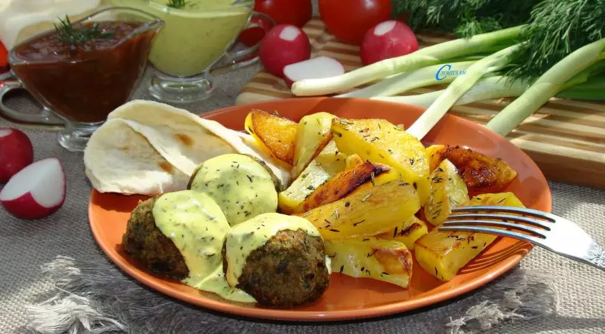 بینگن اور سفید پھلیاں Meatballs.