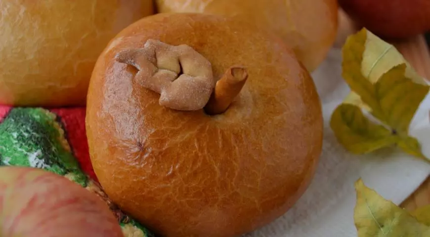 사과 빵을위한 조리법
