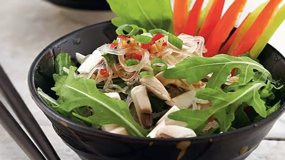 Transparante Vermicelli-salade met groenten, stapsgewijs recept met foto's