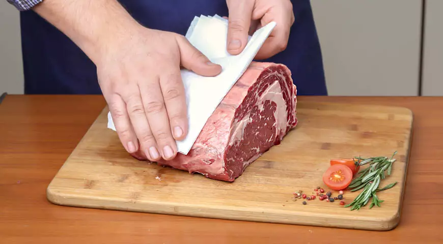 Preparar a carne para o bisté