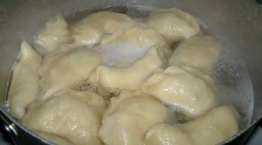 Foto madlavning opskrift: dumplings med kartofler og sauerkål, trin nummer 12