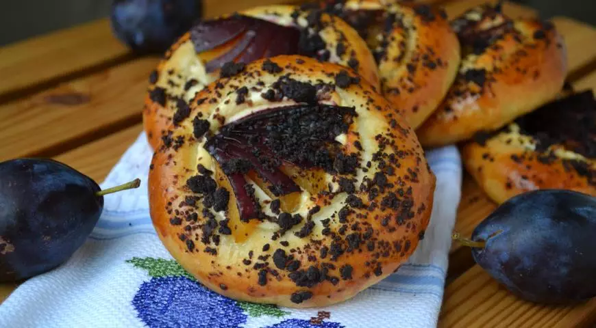 Sprinkle kawkaw u bake il-ġobon ma għanbaqar sakemm prontezza