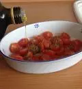 Pecite trešnje zalijevanje maslinovog ulja i posipajte začinima