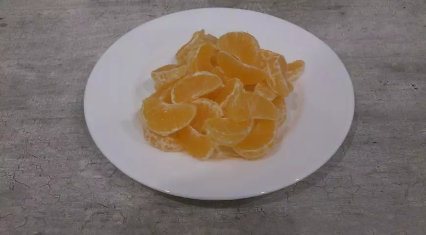 Kuraho mandarin hanyuma ugabanye kuri scice