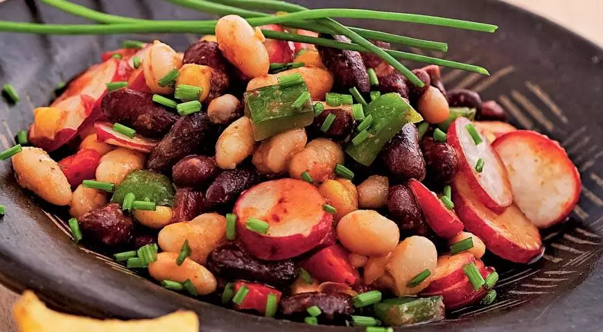 Salad tatlong beans, step-by-step recipe na may mga larawan