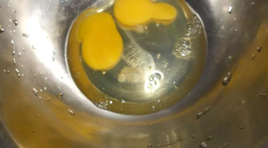 Αυγά μασκίνου με ζάχαρη
