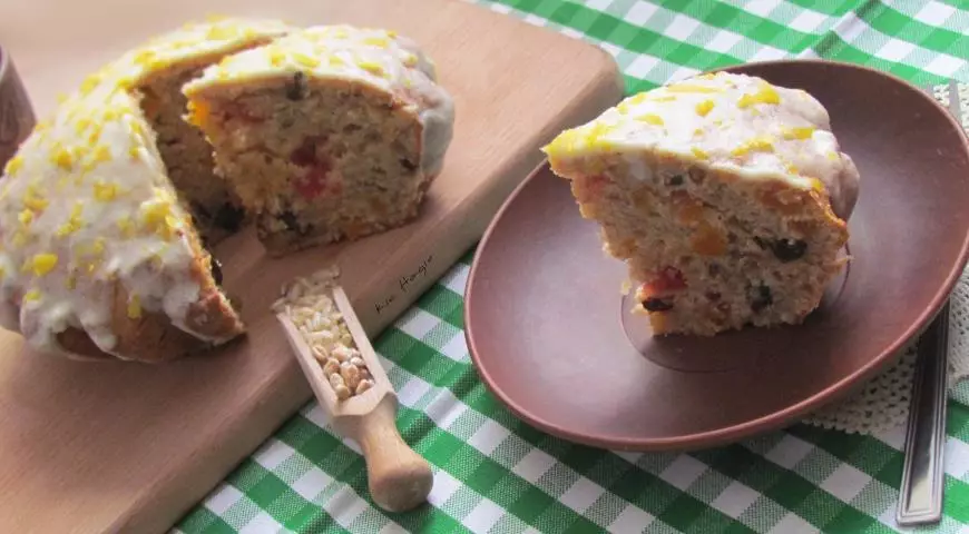 Ostemasse cupcake med tørket frukt og mandler