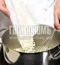 Фото на рецепт за готвење: профитани со пополнување на јагода, чекор број 1