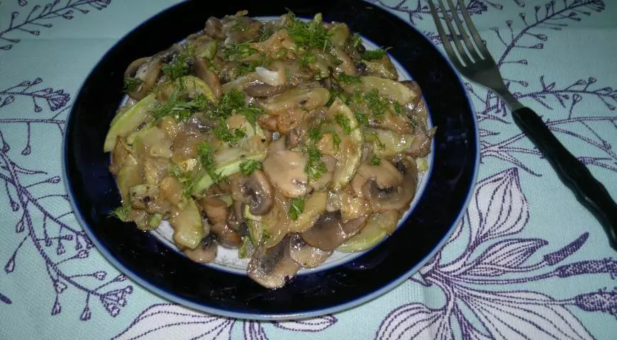 Zucchini pẹlu olu