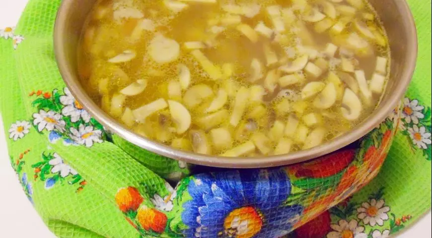 Kubheka Tomlenny Mushroom Soup