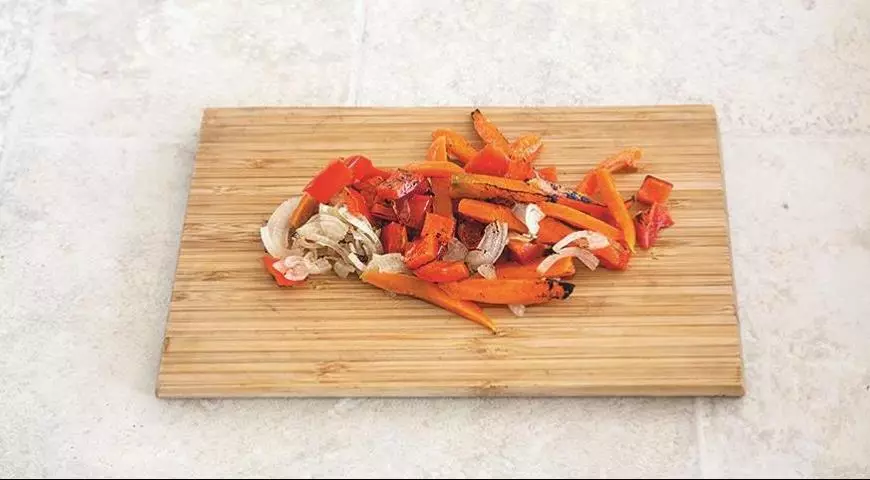 Stock fotó főzés recept: kuszkusz sült zöldségek, nulla és mandula, lépésszám 2