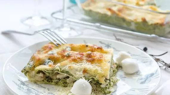 Lazagna con filetto di spinaci e tacchino con ricotta, ricetta passo-passo con foto