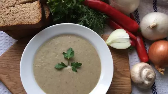 Mushroom creme suppe (magert), trin-for-trin opskrift med fotos