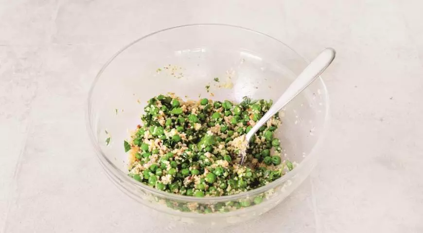 Stock Foto Coking Recipe: Salade fan in pussy mei griene erwten, stap nûmer 5