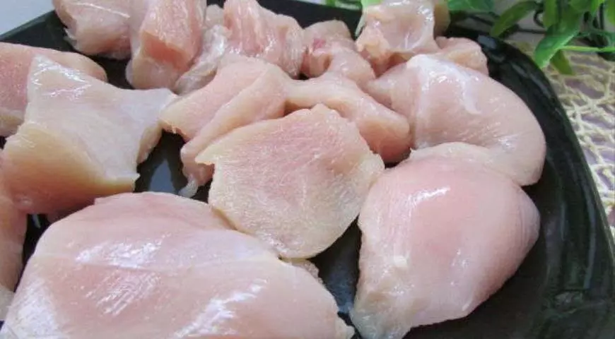 Pag-andam, unya pagputol sa fillet sa manok