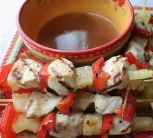 Kebabs hawaiian, receta paso a paso con fotos