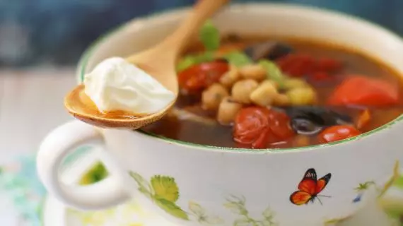 Chorba de champiñones con frijoles, receta paso a paso con fotos