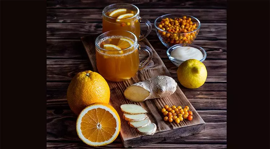 Sjø buckthorn morse med honning, ingefær, oransje og sitron