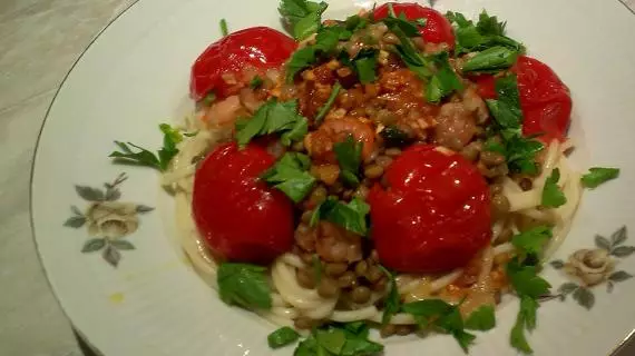 Pasta con lentejas y camarones, receta paso a paso con fotos