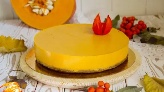 Balkabağı karamel cheesecake, fotoğraflarla adım adım tarif