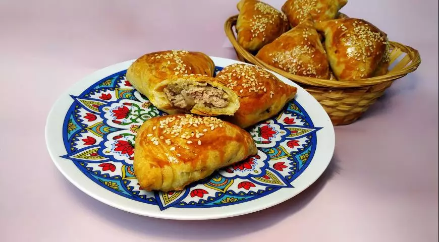 Samsa Uzbek ეხლა Puff საკონდიტრო, ნაბიჯ ნაბიჯ რეცეპტი ფოტოები