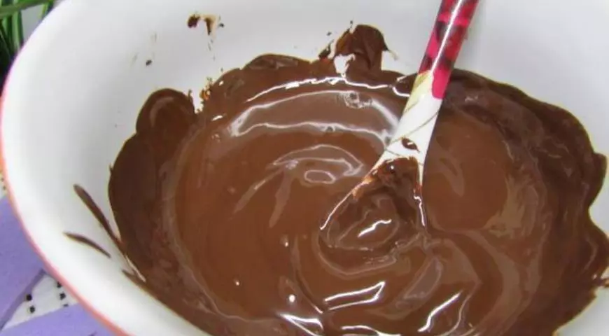 Chocolade wiskje op in wetterbad