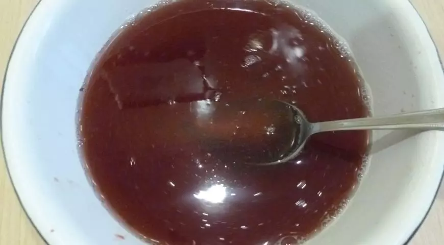 Fix the mixture for marmalade to remove bones from raspberry