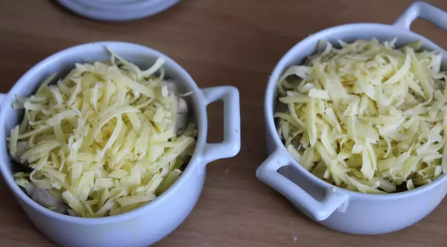 Sprinkle Julien mit Hühnchen und Chanterellenkäse