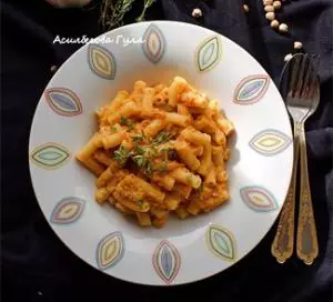 Pasta bi puree ji mirîşkê, pênaseya gav-gav bi wêneyan